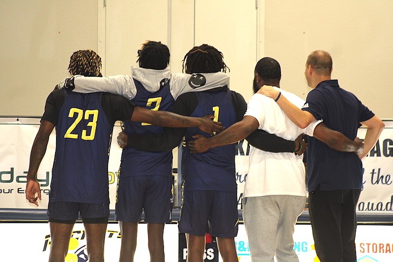 SAU Tech reveals teams, banners and rings at Meet the Rockets | Camden News