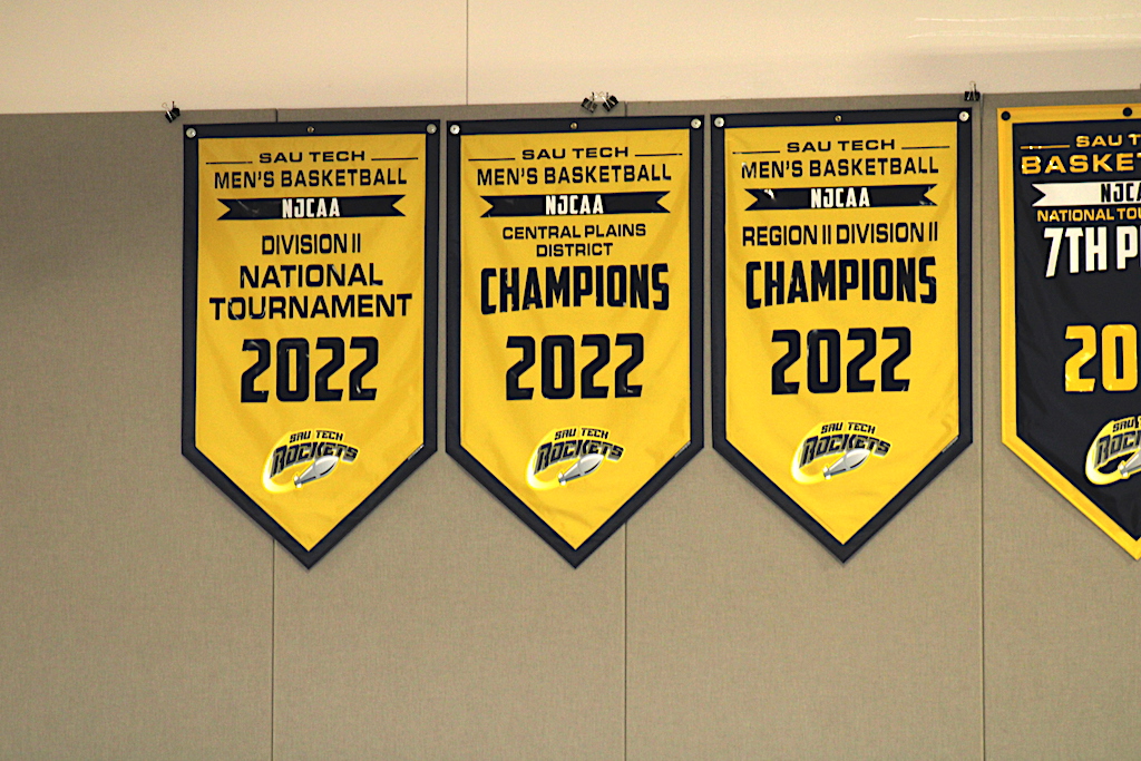 SAU Tech reveals teams, banners and rings at Meet the Rockets | Camden News