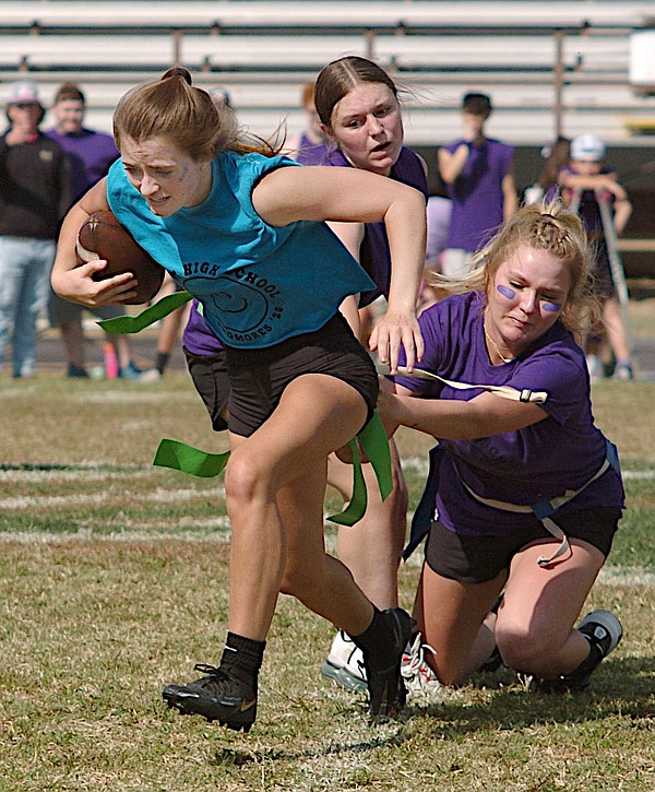 Junior class takes powderpuff championship in Gentry