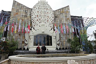 20 years later, Bali bombing survivors still battling trauma | The ...