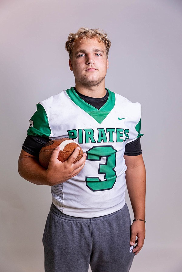 PREP FOOTBALL: Senior QBs Meredith, Wright help take down teams that ...