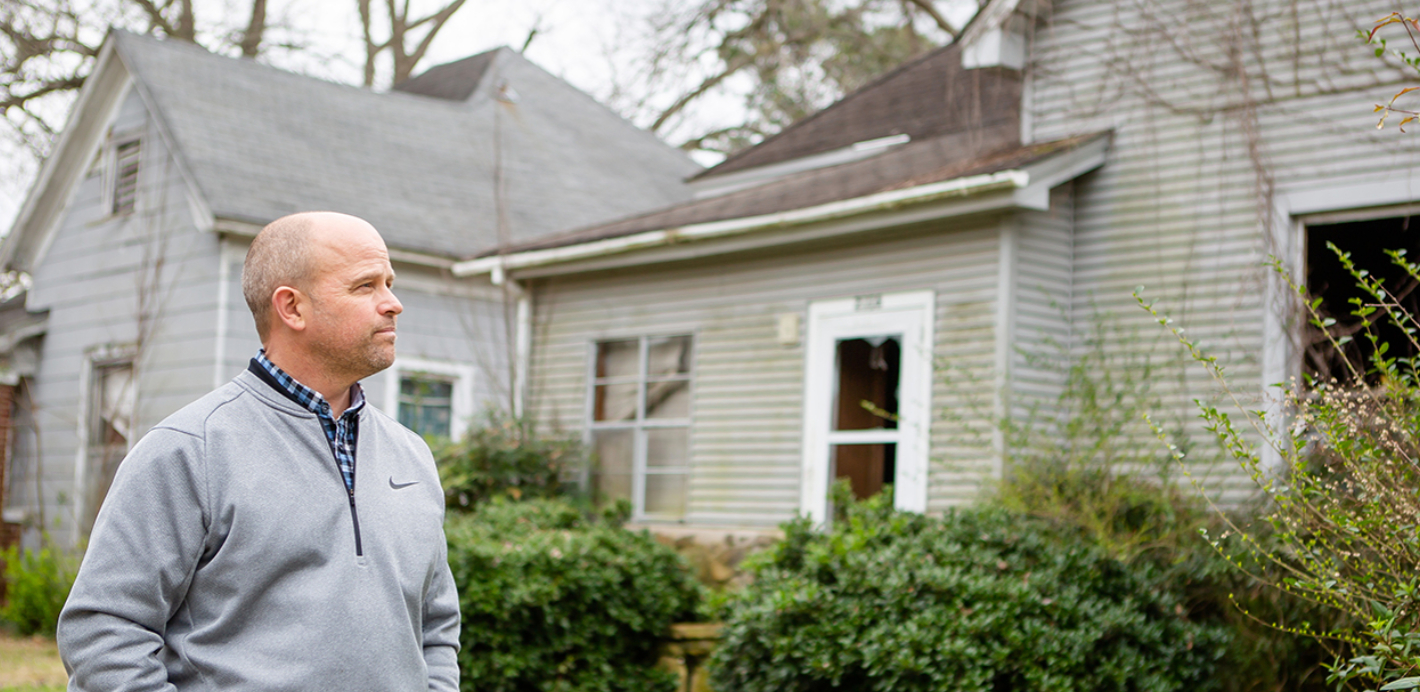 Pastor to rebuild homes, families | Northwest Arkansas Democrat-Gazette