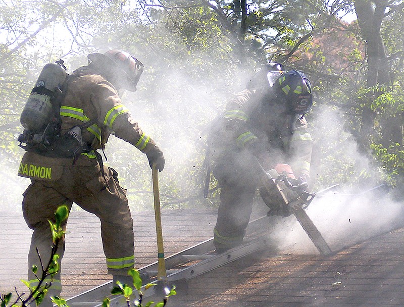 WATCH: Fire damages home on school street | Hot Springs Sentinel Record