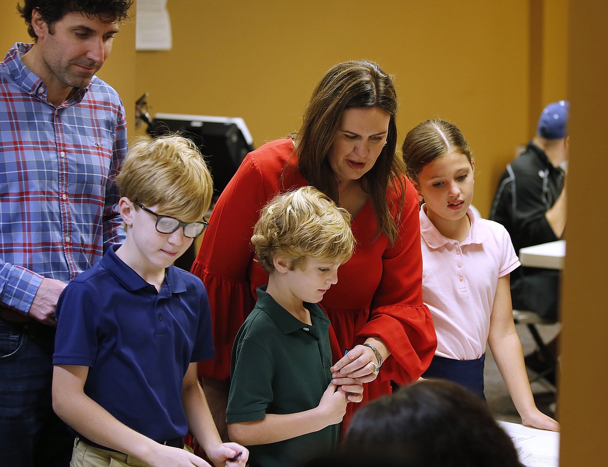 Sanders makes history as state’s first female governor | Hot Springs ...