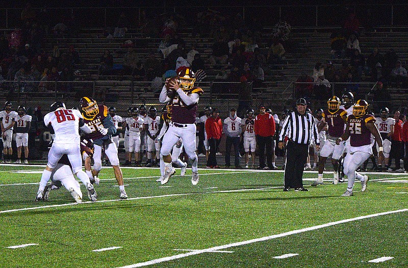 WATCH: Wolves dominate Lions in first round | Hot Springs Sentinel Record