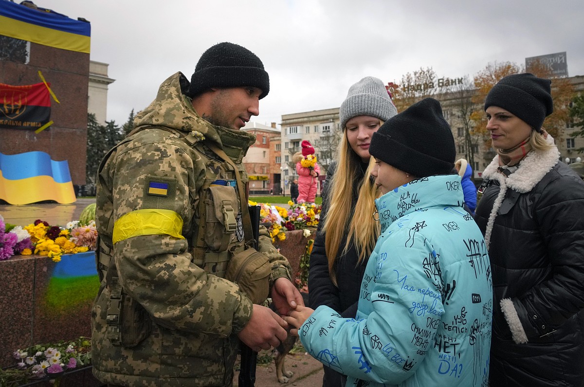 Kherson celebrates Russian exit yet faces huge rebuilding | El Dorado News