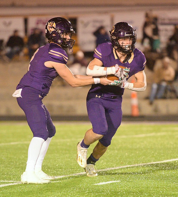 PREP FB: Masingale credits offensive line as Ozark senior RB eclipses ...