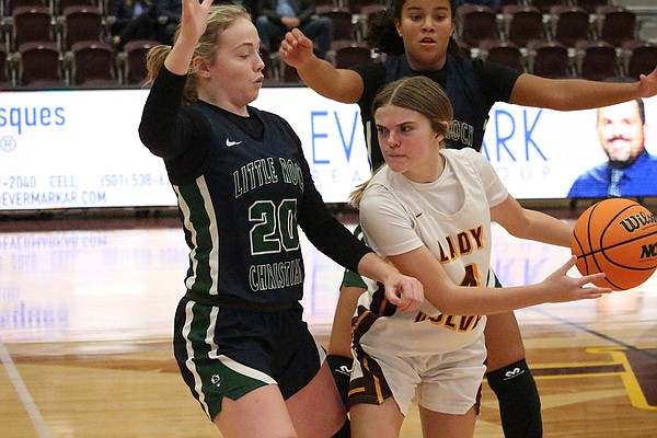 WATCH: Lady Wolves struggle to find rhythm against LRCA | Hot Springs ...