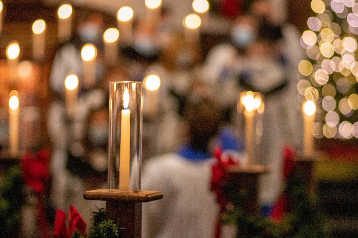 ENTERTAINMENT NOTES: Candlelight Carol Services brighten Hendrix ...