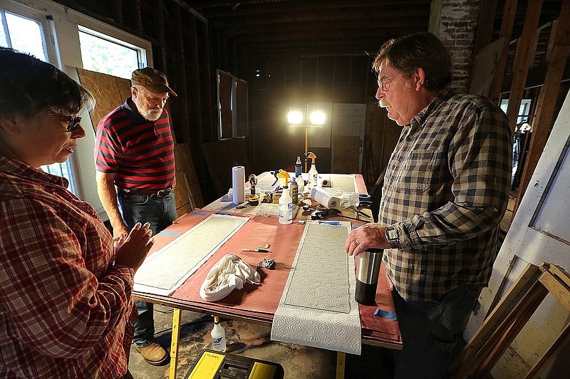 14 artisans, three from Camden apply window-saving skills at workshop ...