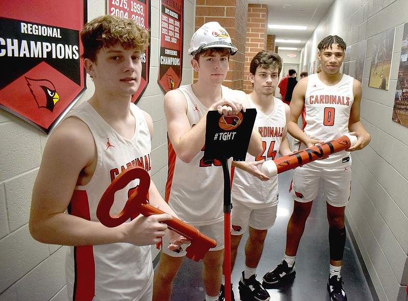 PREP BASKETBALL: Berry’s 33-point outing helps Farmington remain ...