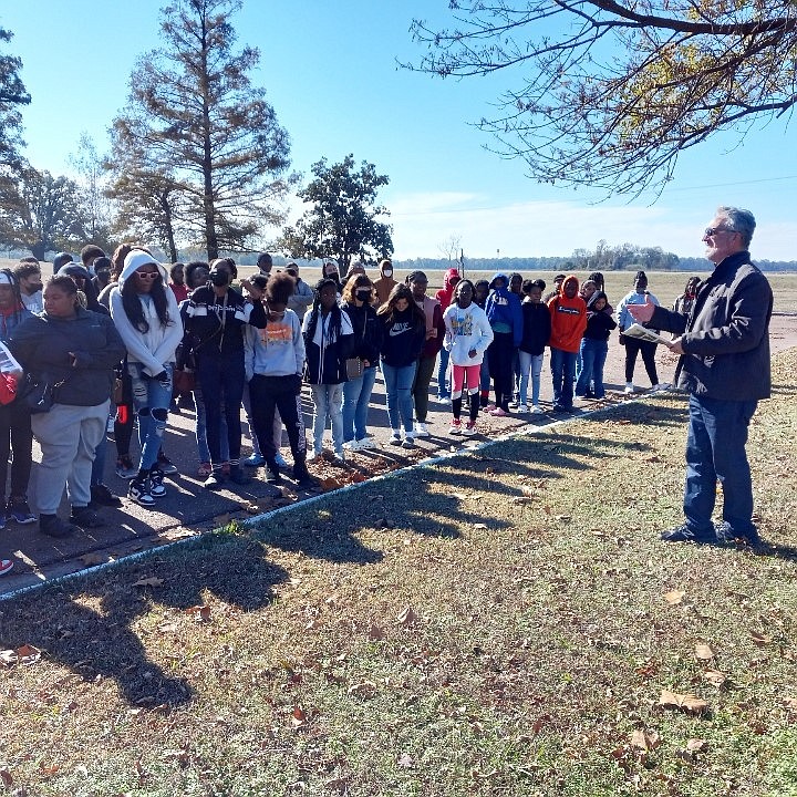 Lakeside Middle School students explore Native mounds | Northwest ...