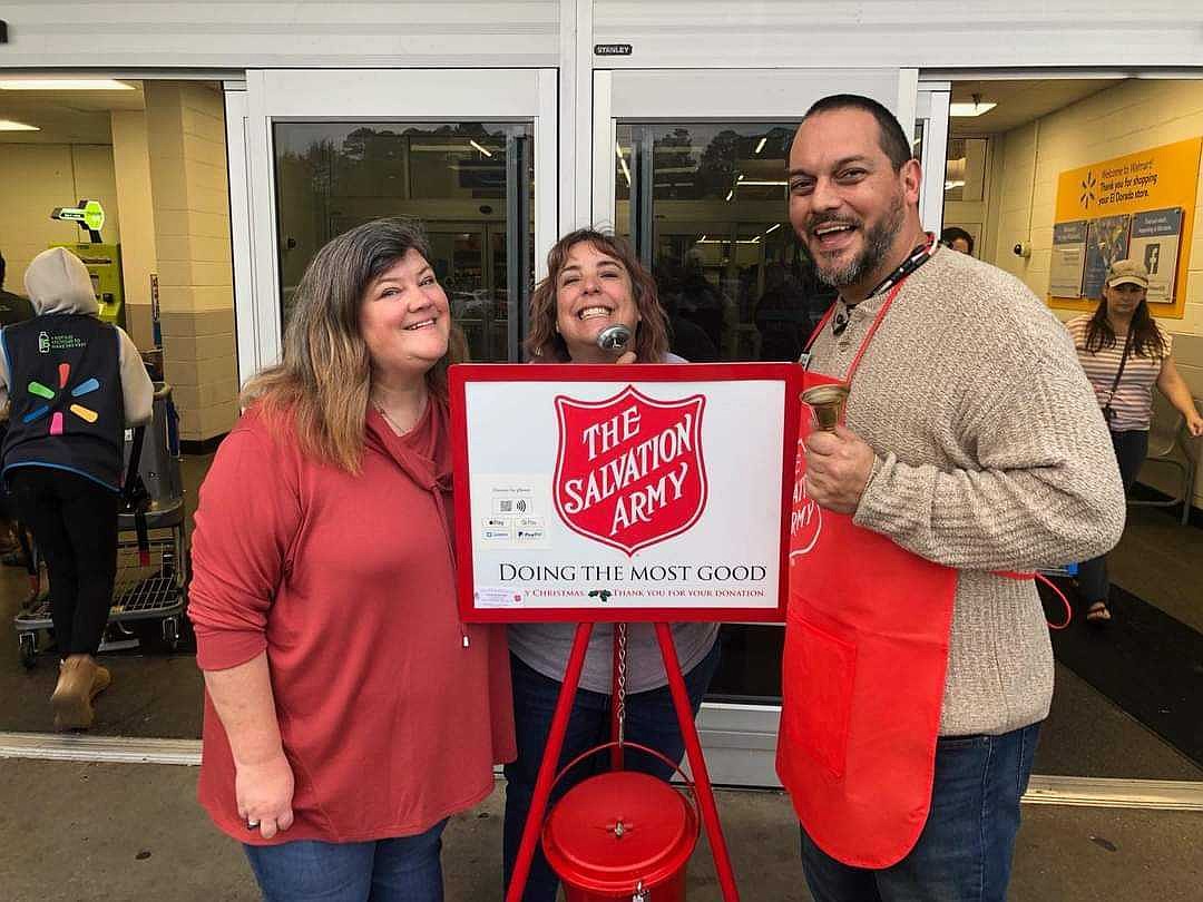 Photos Rotarians Ring Bells For Red Kettle Campaign El Dorado News