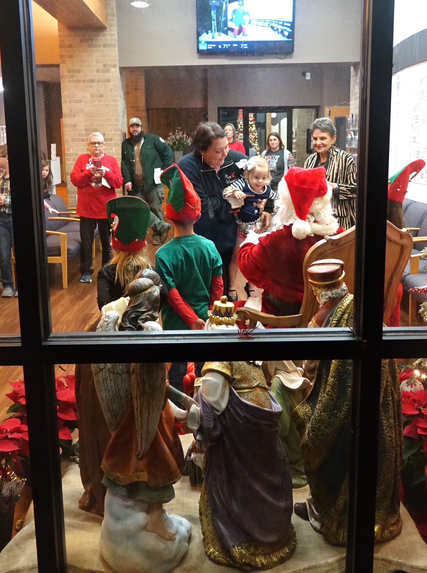 Santa Claus arrives at the CHRISTUS St. Michael Hospital--Atlanta