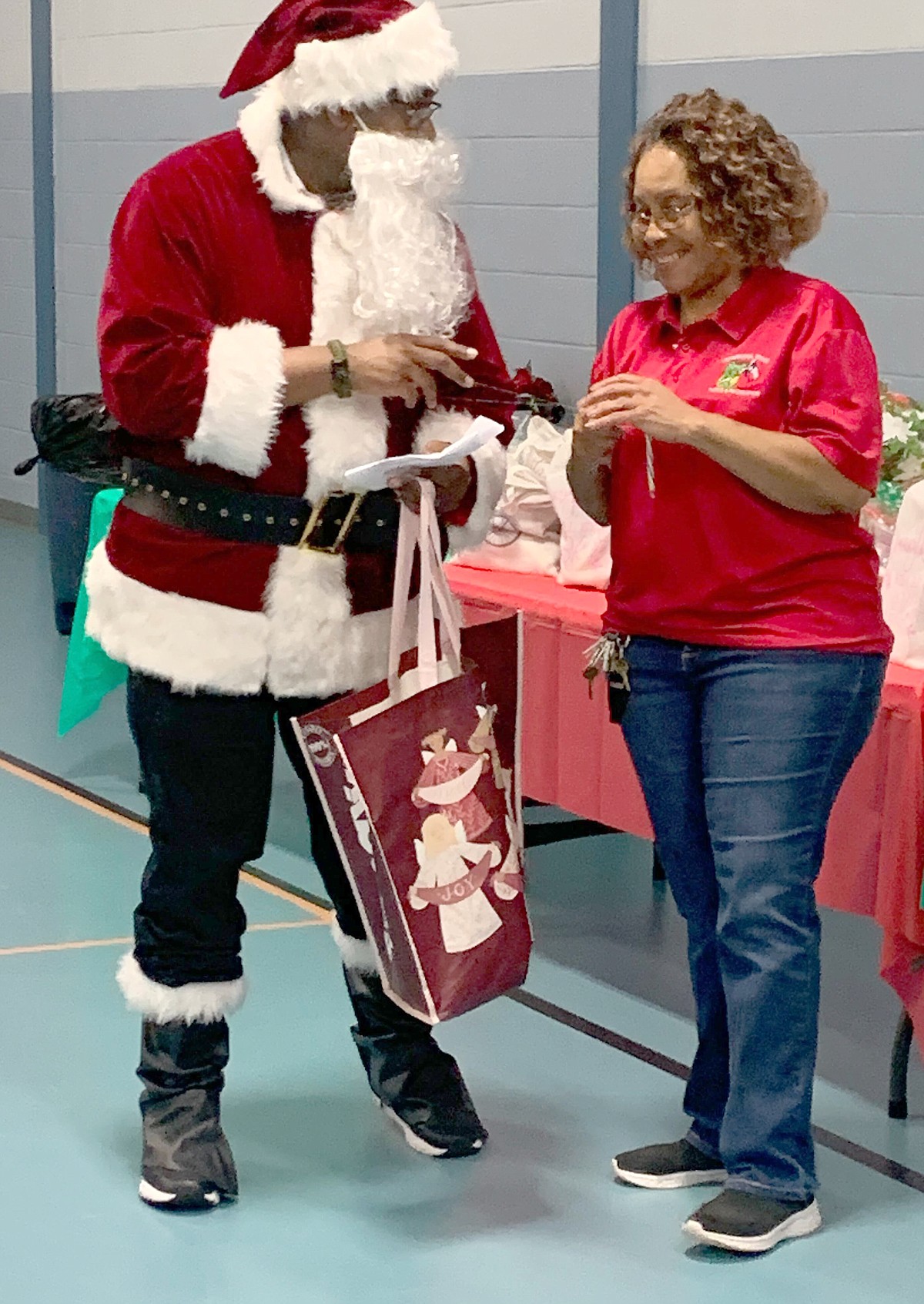 PHOTO | Spreading Christmas Cheer | Texarkana Gazette