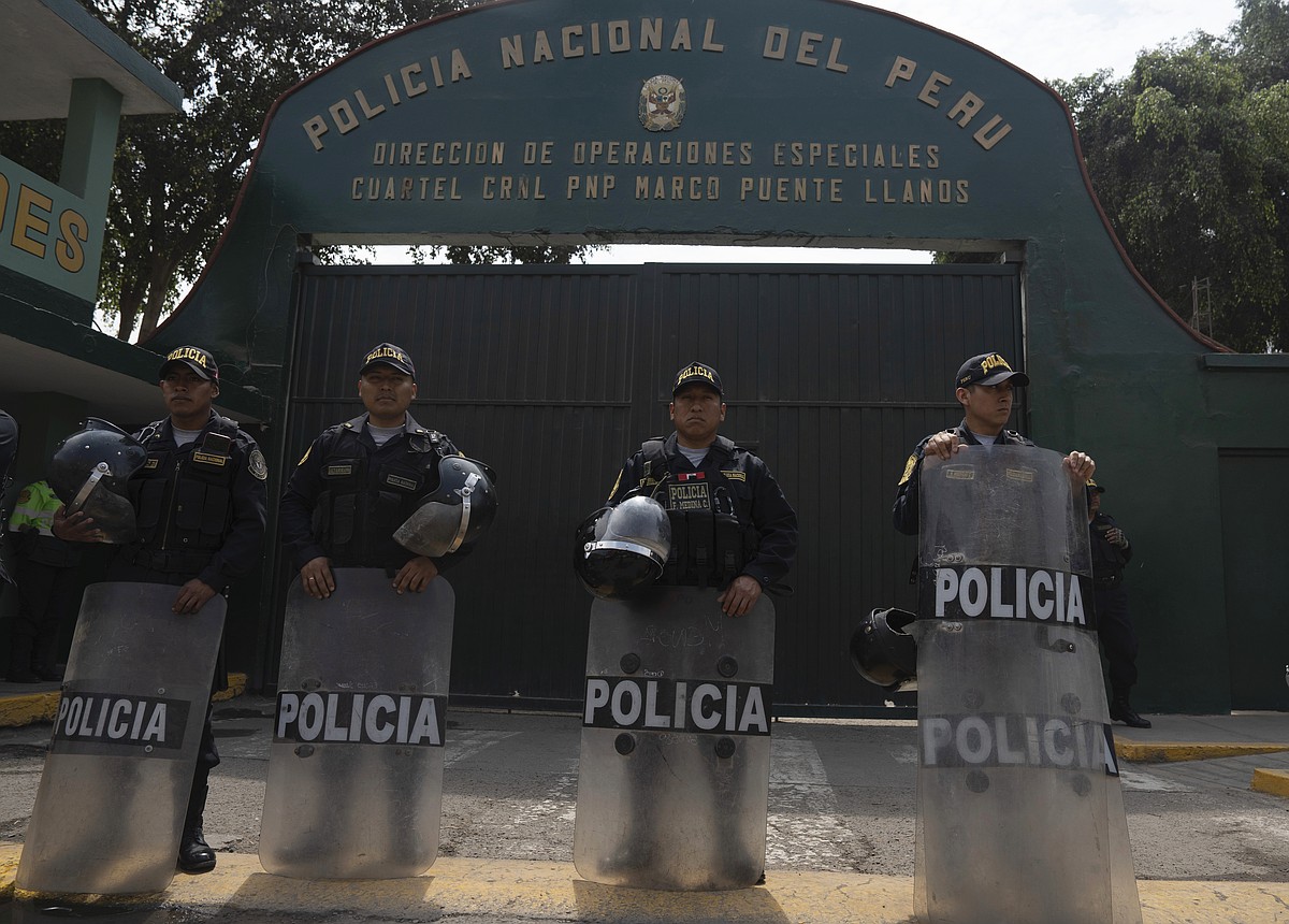 Peru’s new government declares police state amid protests | Jefferson ...