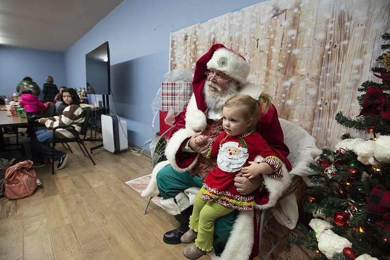 State’s Santas never take holiday | Northwest Arkansas Democrat-Gazette