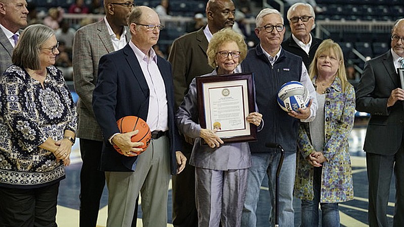 UAFS: Former players honor legendary coach Gayle Kaundart’s impact in ...