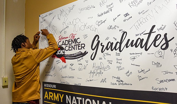 JCAC graduates 16 in bell-ringing ceremony | Fulton Sun