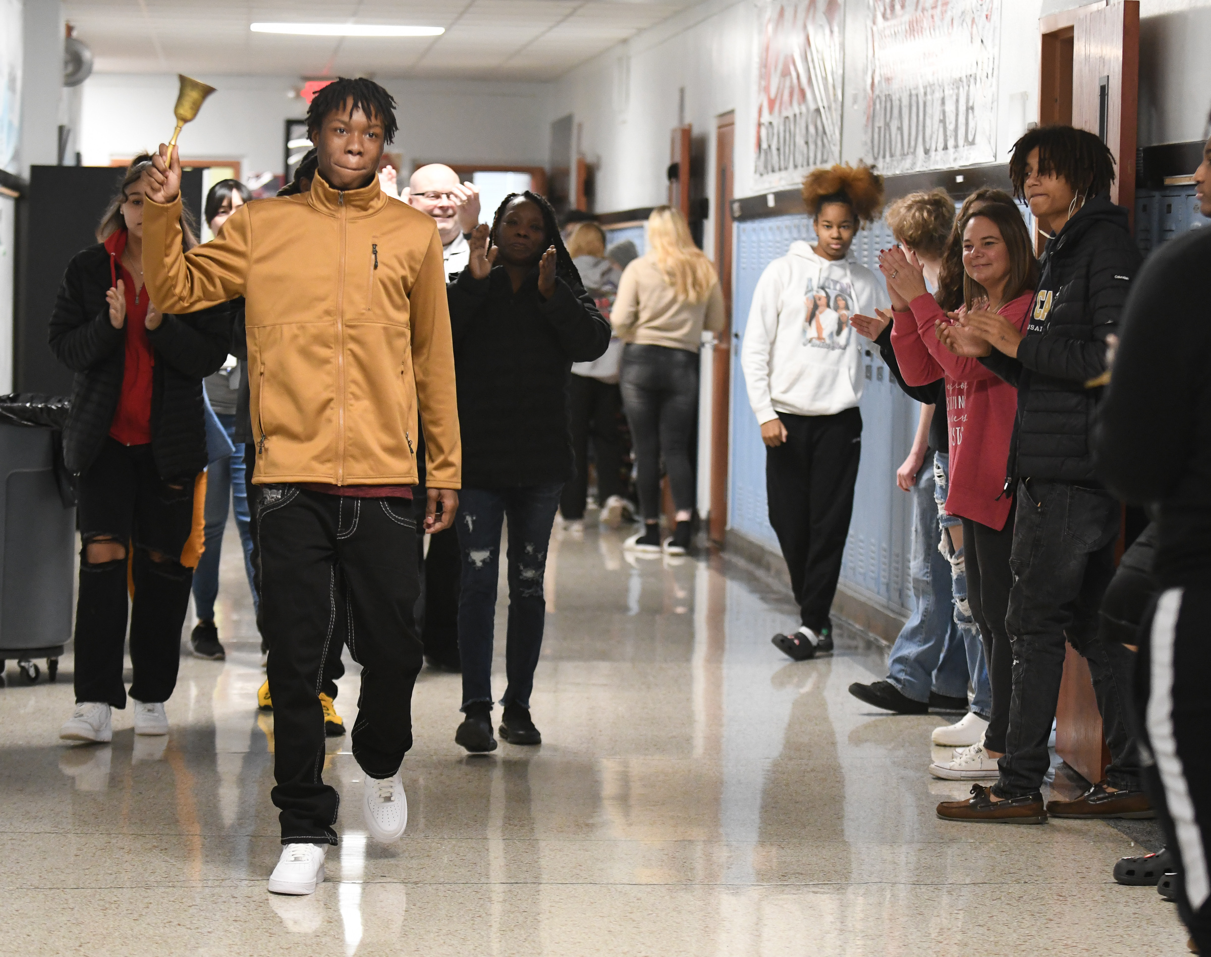 JCAC graduates 16 in bell-ringing ceremony | Fulton Sun