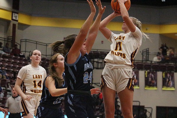 Huge run catapults Lady Wolves over PA | Hot Springs Sentinel Record