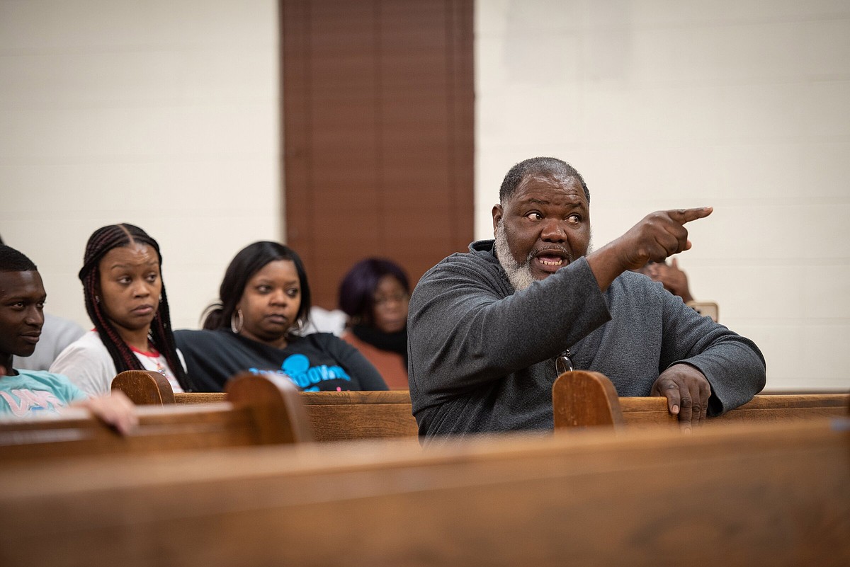 Crime and curfew stirring up Eudora; mayor’s order gives rise to ...