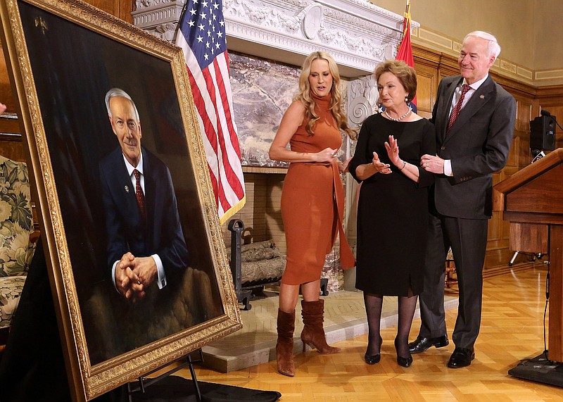 Hutchinson unveils portrait at Capitol | El Dorado News