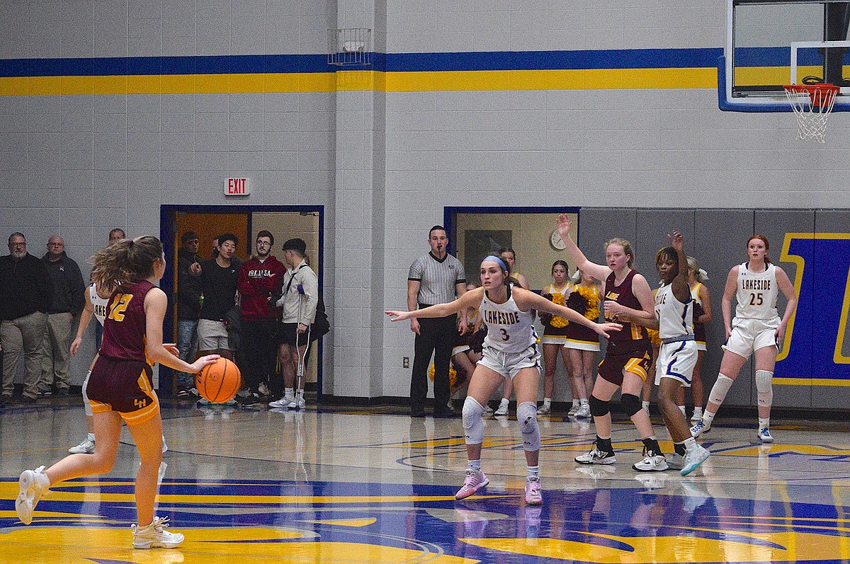 WATCH | Lakeside holds on in tight contest to beat Lady Wolves | Hot ...