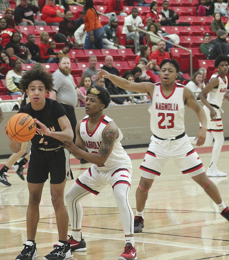 Magnolia rolls over Malvern 79-30 in league action | Magnolia Banner News
