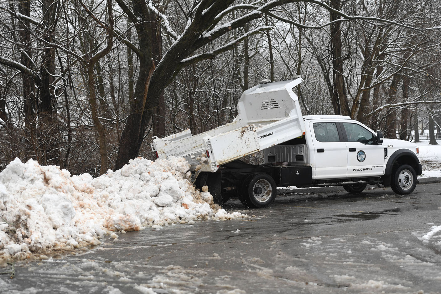 Thousands lose power as heavy snow falls across Northwest Arkansas ...