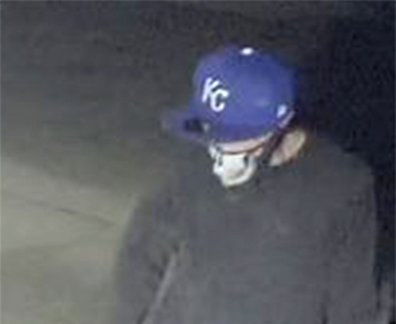 Video captures man breaking into storage units | Texarkana Gazette