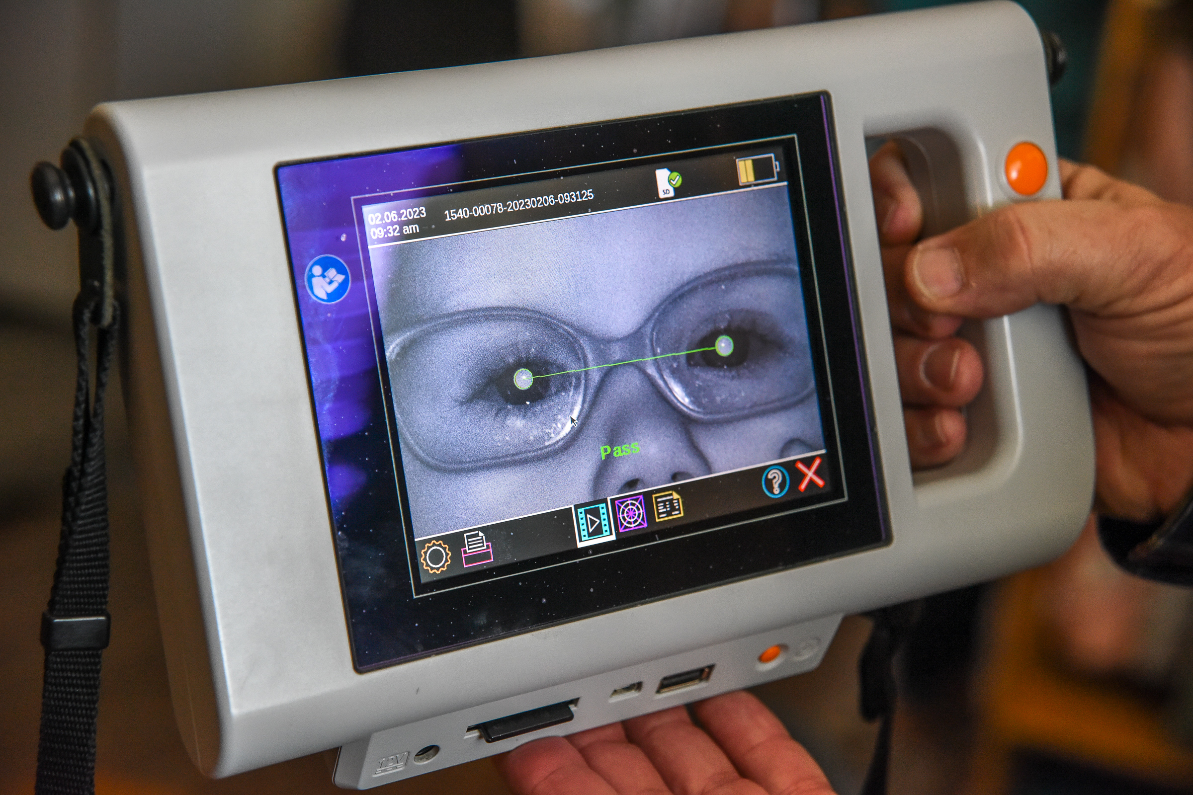 Lions Club volunteers screen vision of children | Jefferson City News ...