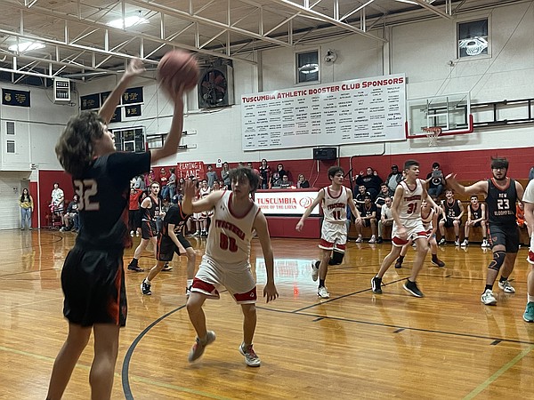 New Bloomfield boys basketball falls just short of first conference win ...