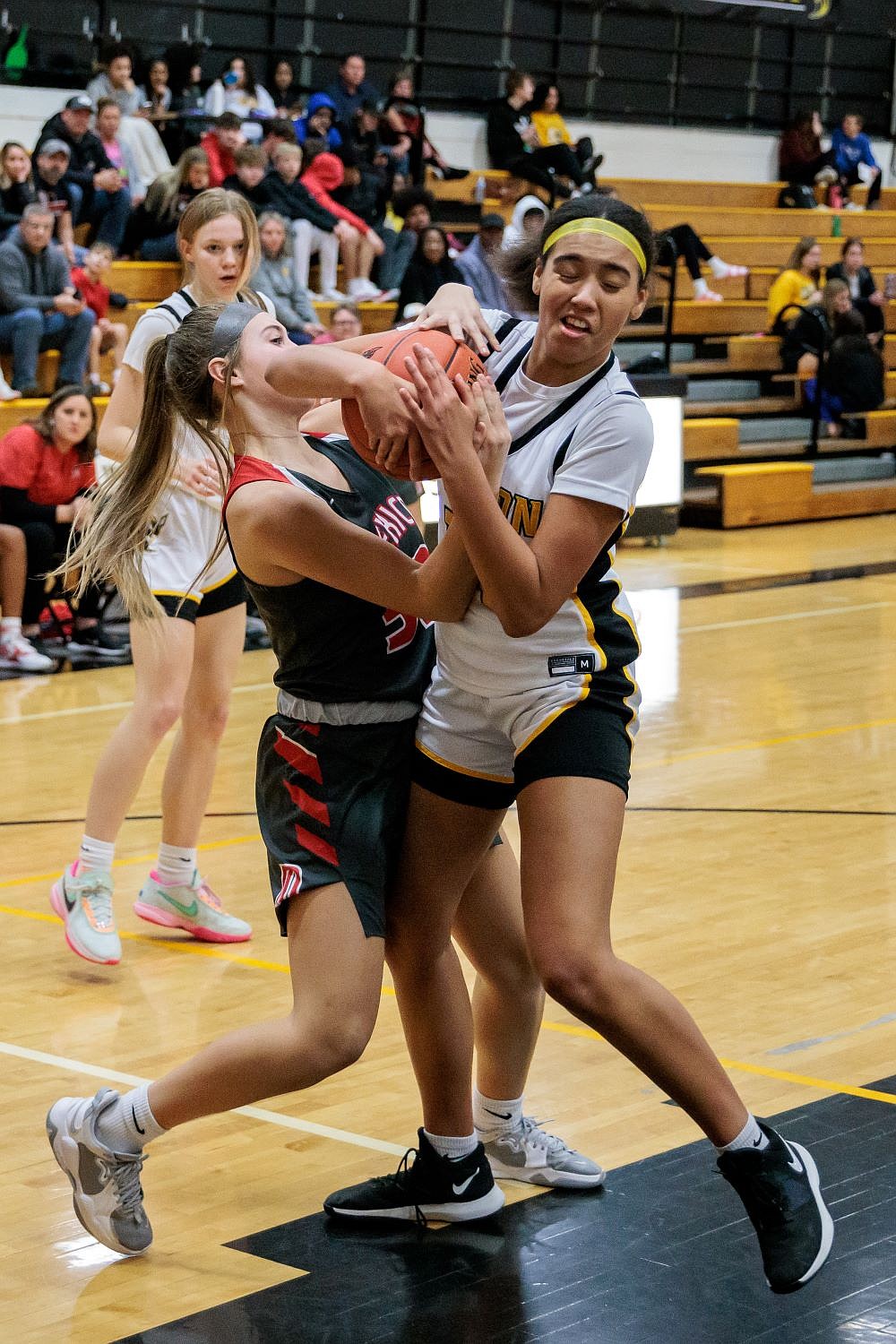 Fulton girls basketball’s offensive struggles lead to Mexico victory ...