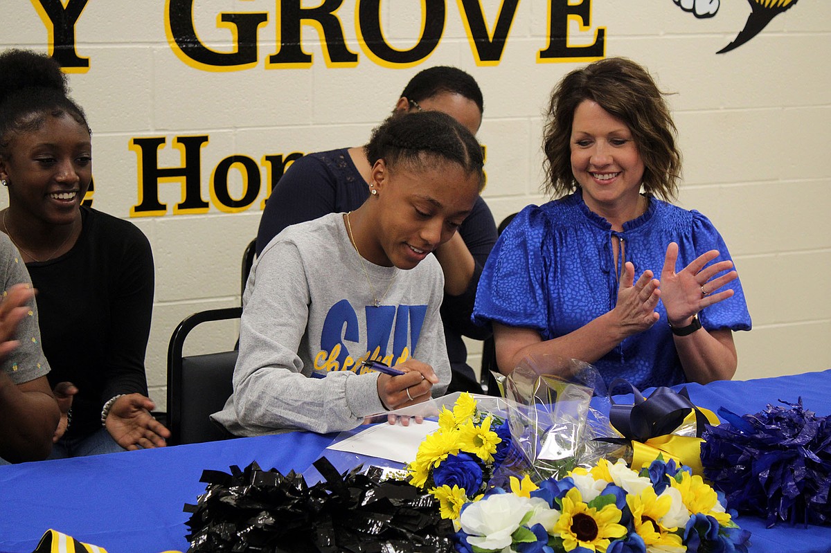 Harmony Grove’s Alivia Lindsey signs with SAU for Cheerleading | Camden ...