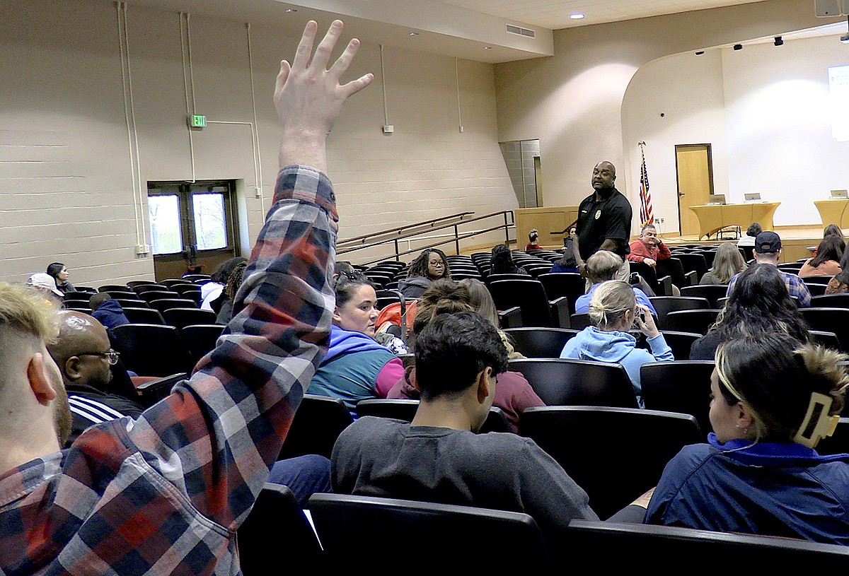 WATCH | Parents object after sex offender allowed on HS district campus ...