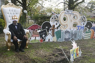 PHOTO: John Hall celebrates 98 years | El Dorado News