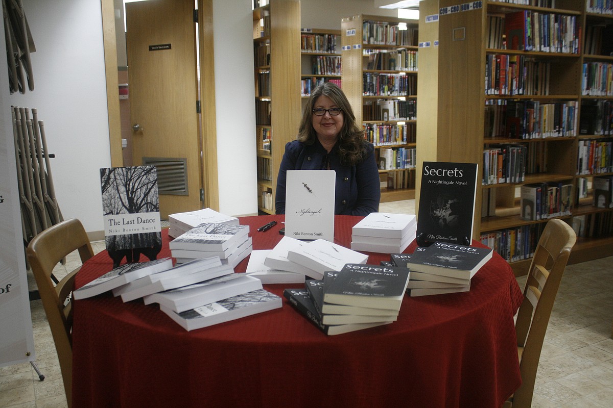 Local author holds book signing at Barton | El Dorado News