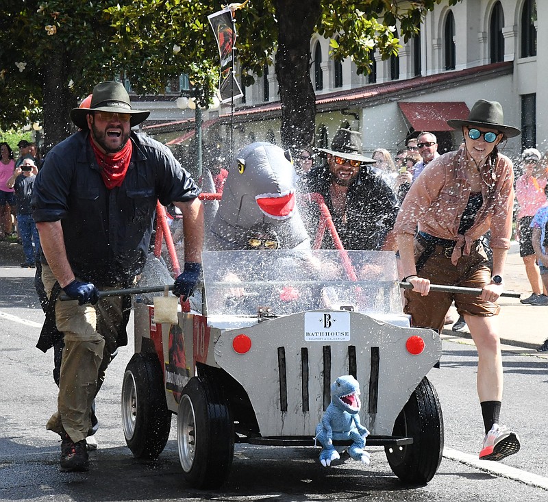 Texans ready to clean up at tub races in June | Hot Springs Sentinel Record