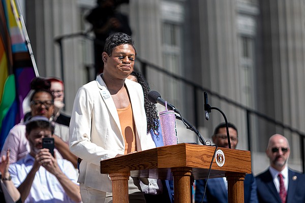 Hundreds rally at Capitol to support transgender issues | Jefferson ...