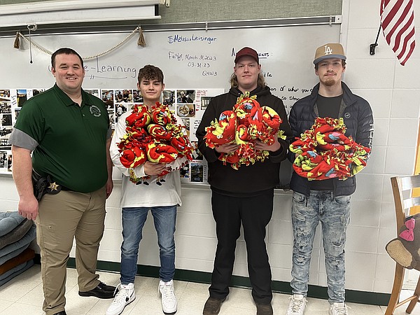 North Callaway students donate handmade “Hug-A-Blankets” | Fulton Sun