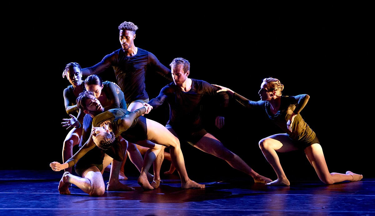 ENTERTAINMENT NOTES: Chicago troupe marks decade in dance show | The ...