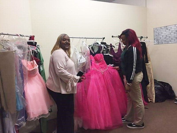 Prom giveaway underway at TOPPS Big Rec | Northwest Arkansas Democrat ...