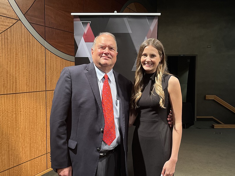 Emma Wooldridge receives UAMS College of Pharmacy scholarship ...