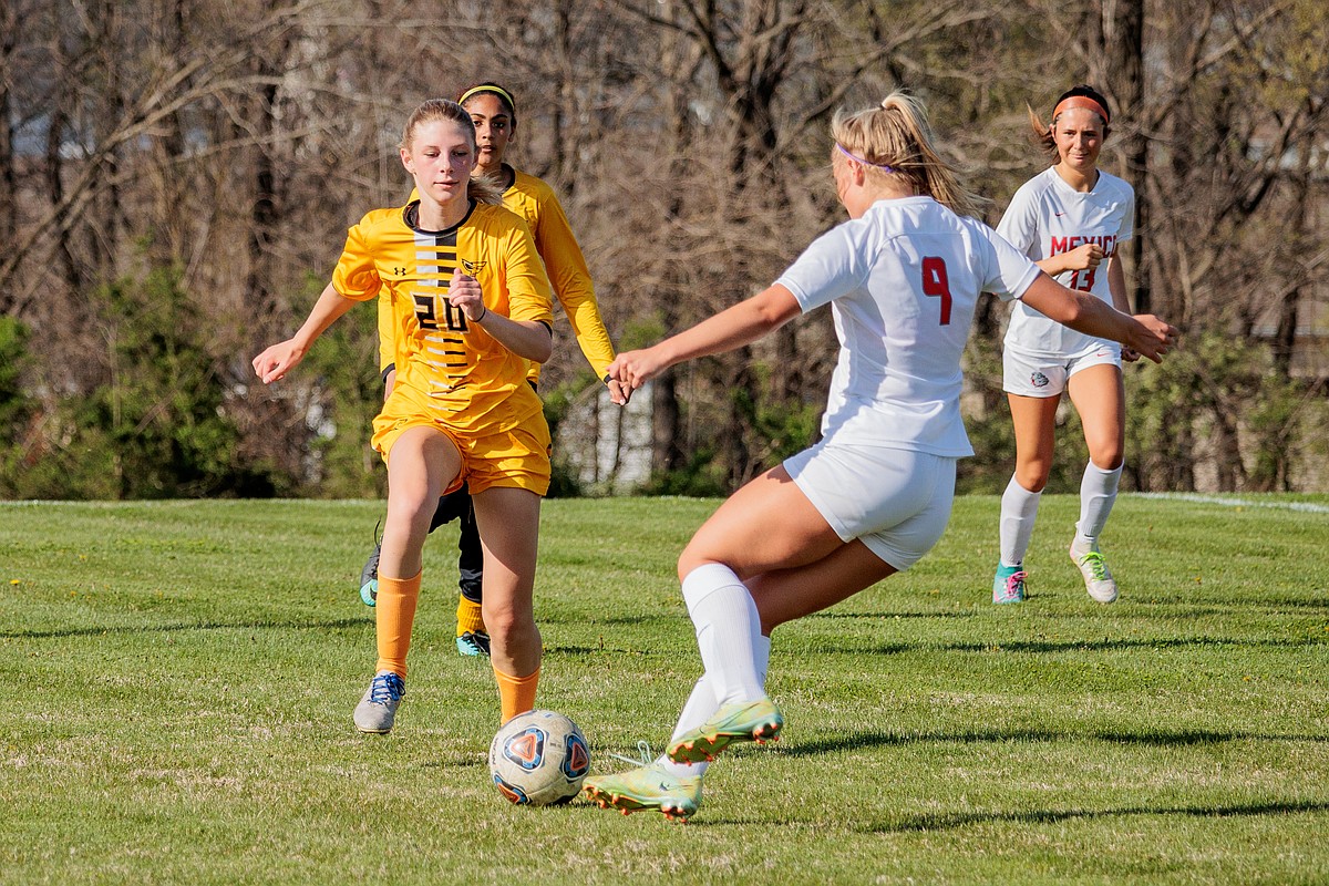 Beckmeyer nets first career goal as Fulton girls soccer falls to Mexico ...