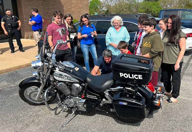 Donated motorcycle unveiled as police vehicle | Westside Eagle Observer