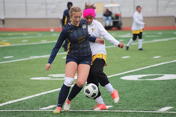 Fulton girls soccer loses to Battle in Battle Shootout | Fulton Sun