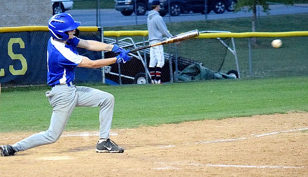 Bulldogs lose but score runs | Westside Eagle Observer