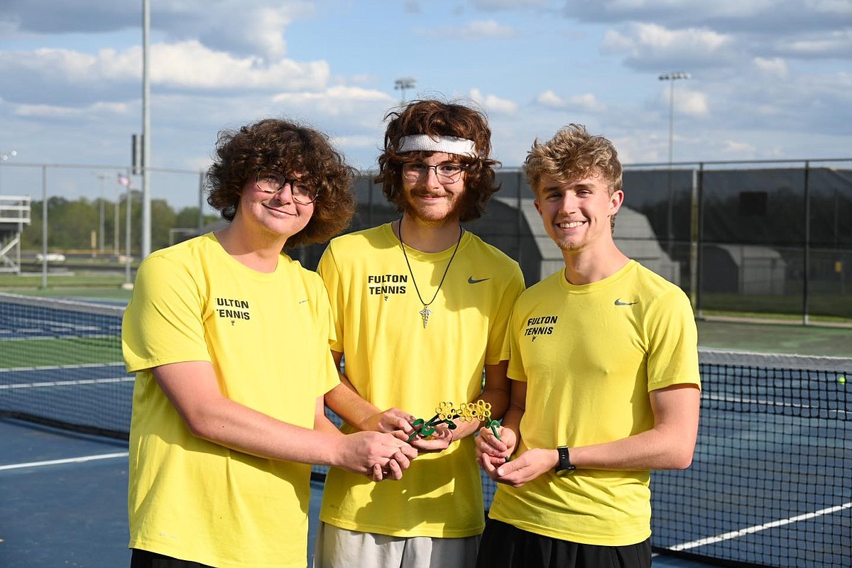 Fulton boys tennis wins two sets vs. Mexico on Senior Night | Fulton Sun