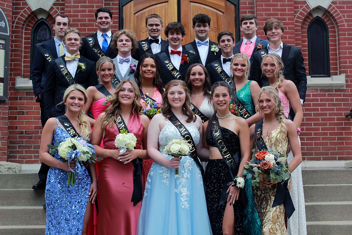 Helias Catholic High School celebrates prom, announces court ...